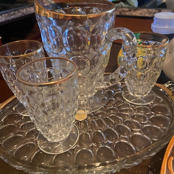 Other | Vintage Jeanette Thumbprint Gold Trim Pitcher 3 Glasses ...